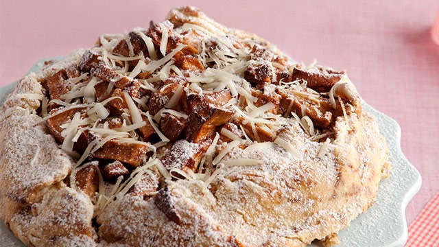 10 Delicious Ways to Play with Cheese